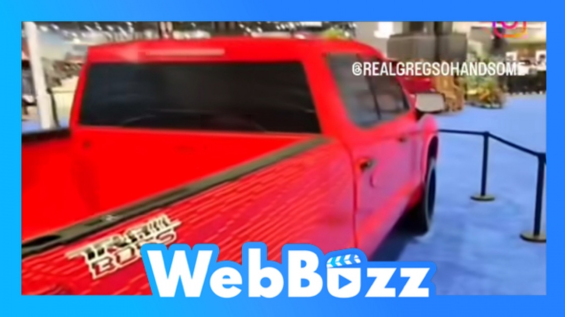 Une réplique grandeur nature du Silverado en Legos