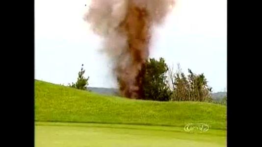 Explosions sur terrain de golf