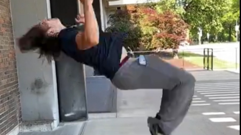 Backflip et bye bye son téléphone